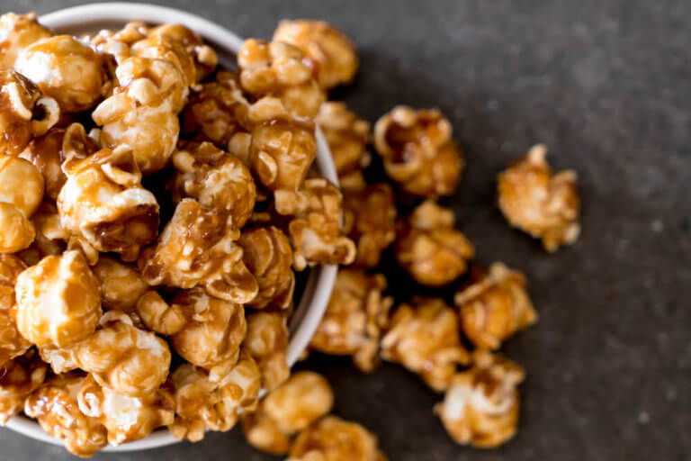 10 Cara Membuat Popcorn Mudah & Enak, Cobain Yuk!