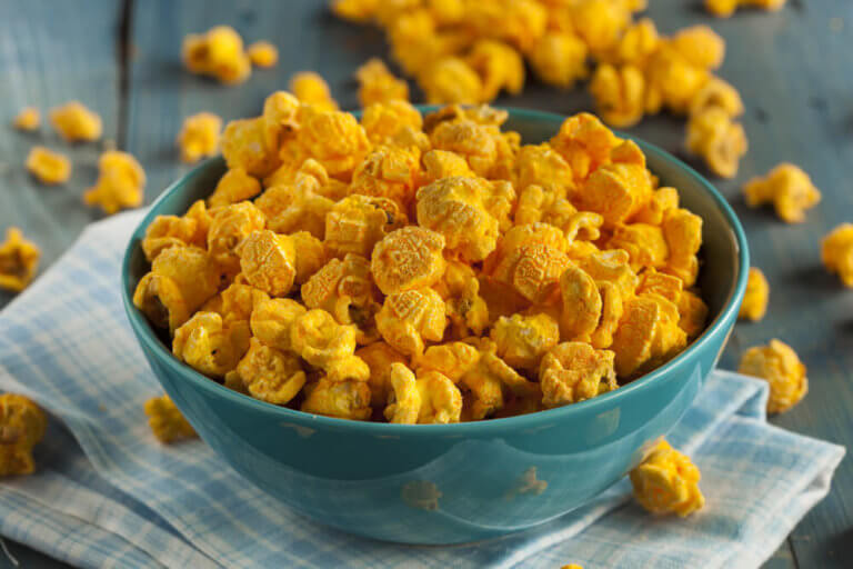 10 Cara Membuat Popcorn Mudah & Enak, Cobain Yuk!